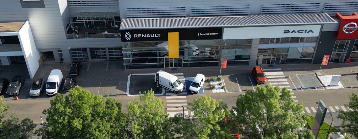 Marian Andrei testează două vehicule utilitare Renault de la Auto ...